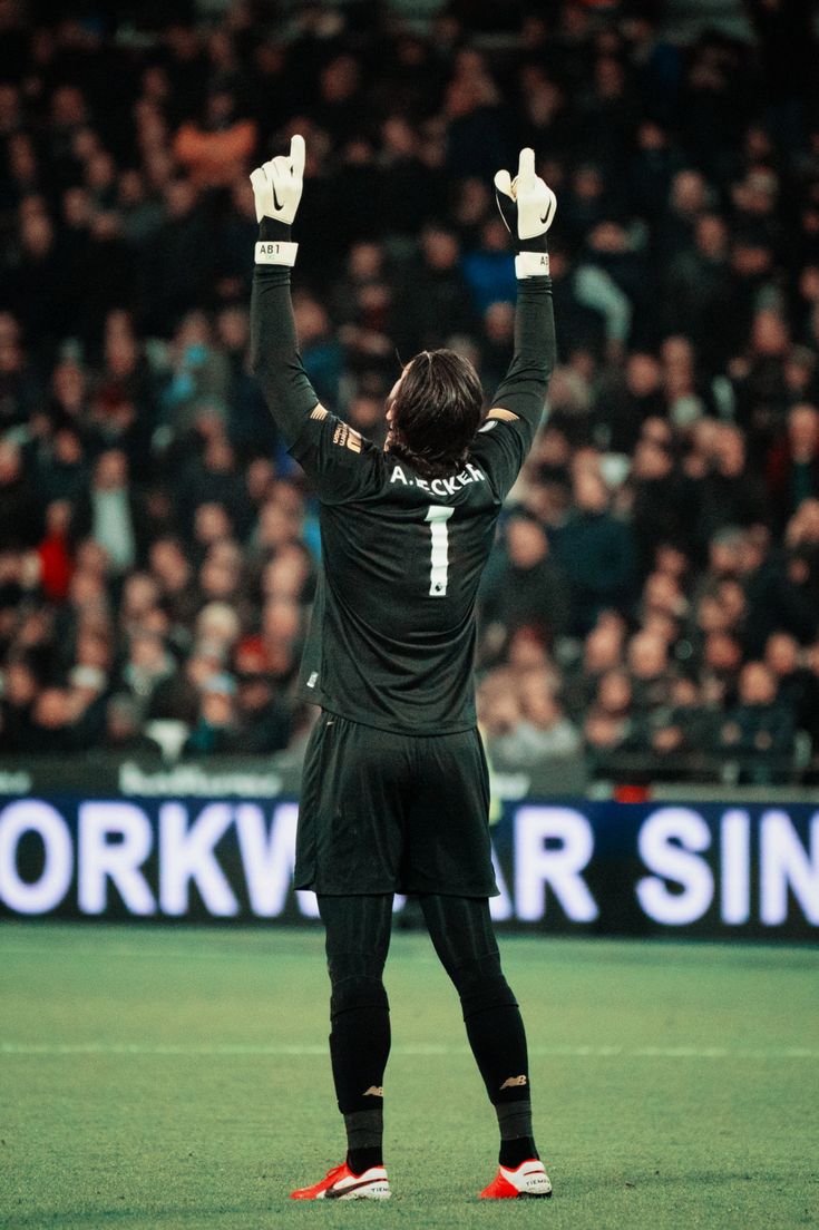 Goalkeeper iPhone Wallpapers - Wallpaper Cave