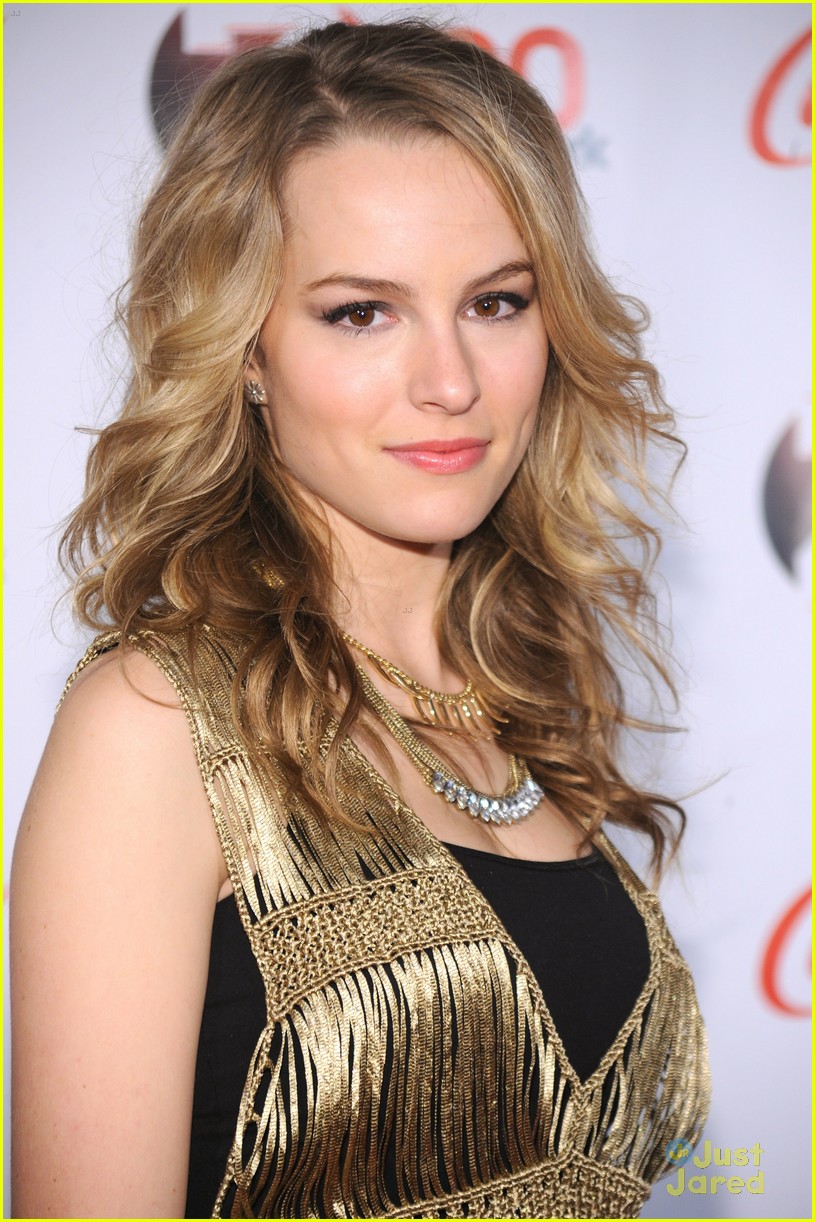 Bridgit Mendler iPhone Wallpapers - Wallpaper Cave