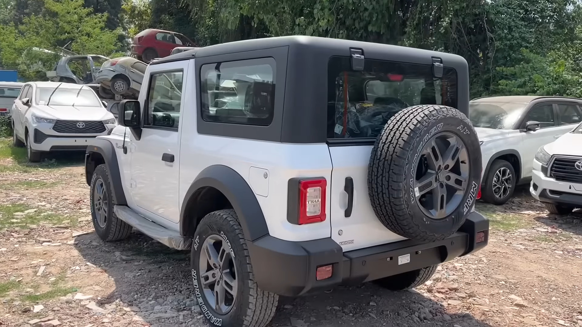 White Thar Wallpapers - Wallpaper Cave