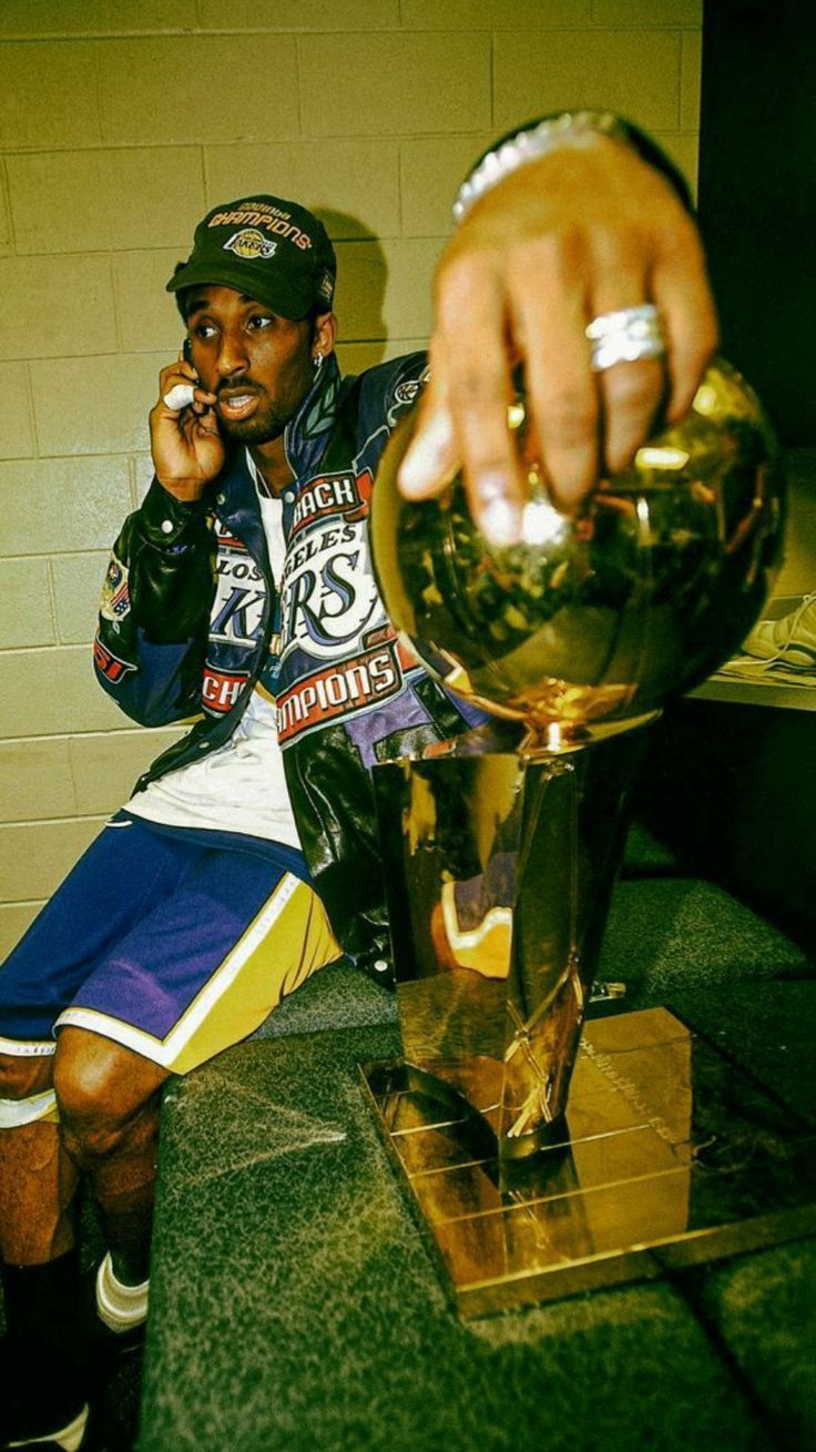 Kobe Bryant Trophy Wallpapers - Wallpaper Cave