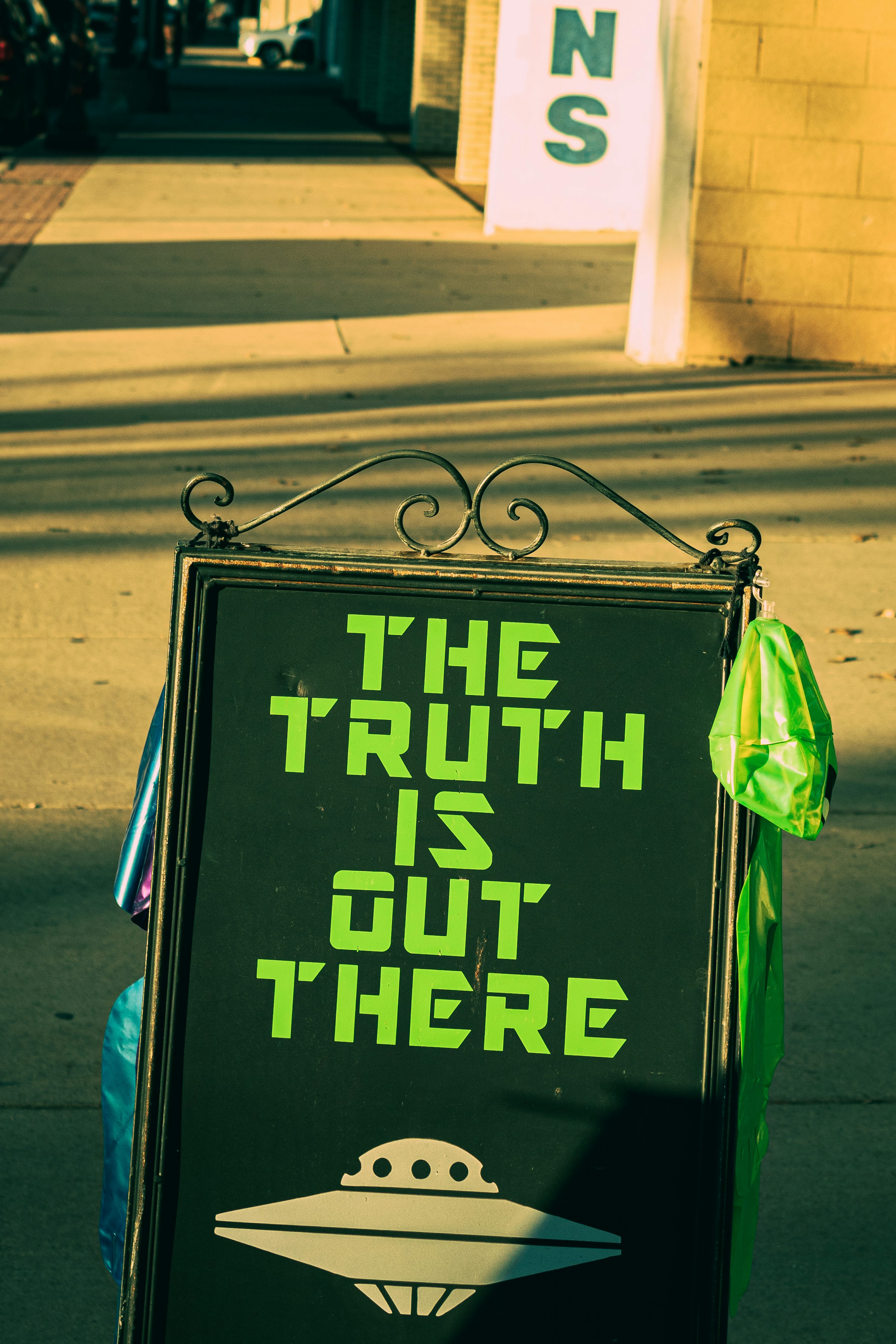 The Truth Is Out There Wallpapers - Wallpaper Cave The Truth Is Out There Wallpapers - Wallpaper Cave