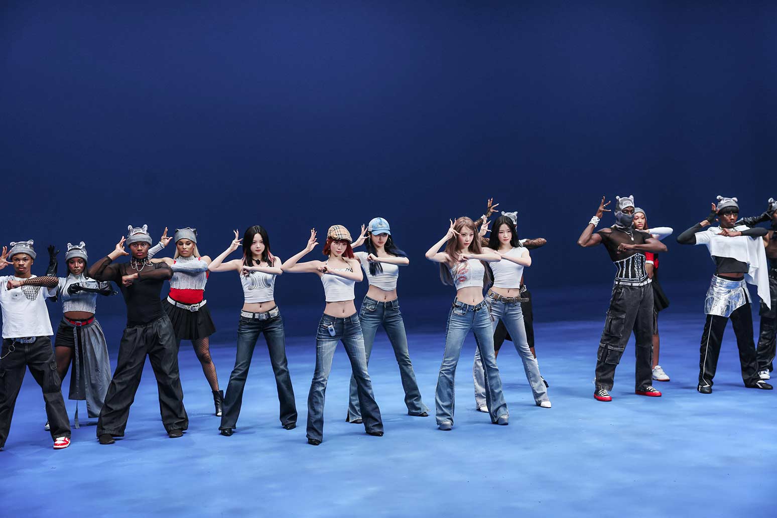 CRAZY Le Sserafim Wallpapers - Wallpaper Cave