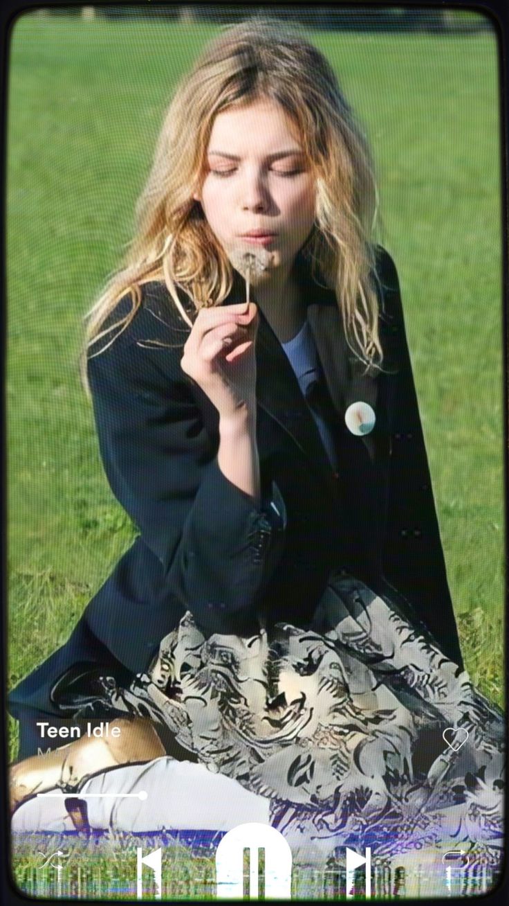 Cassie Skins Wallpapers