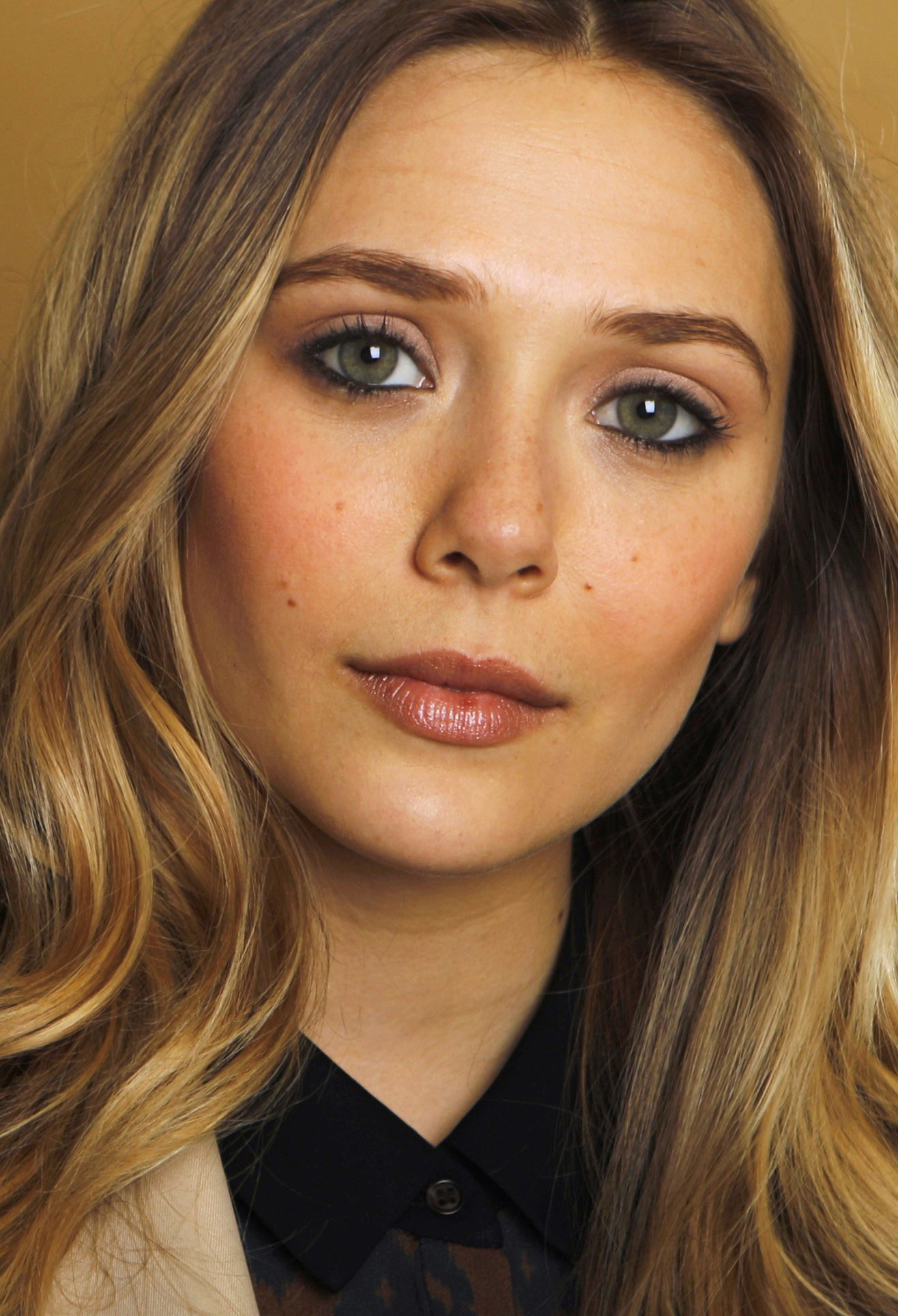 Elizabeth Olsen Phone Wallpapers - Wallpaper Cave
