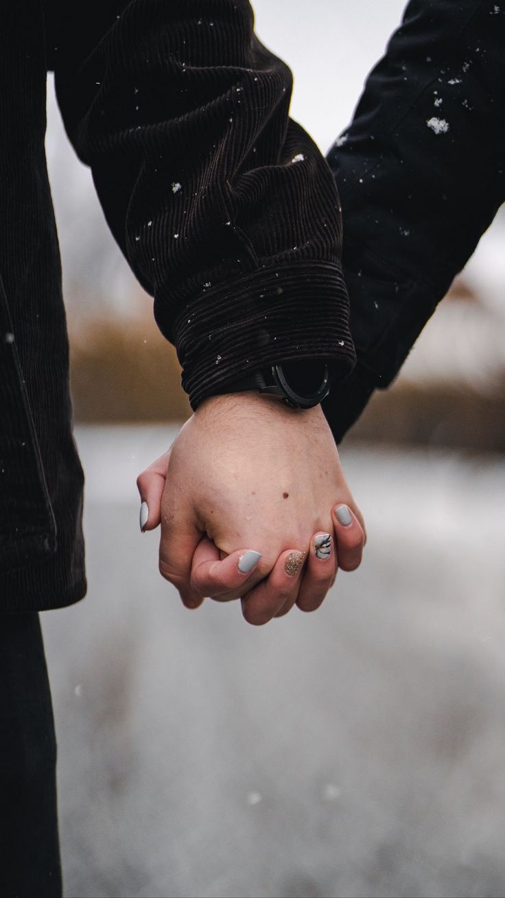 Couple Holding Hands Wallpapers - Wallpaper Cave