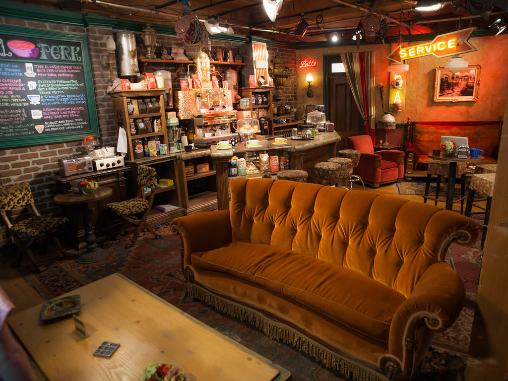 Friends Central Perk Couch Wallpapers - Wallpaper Cave