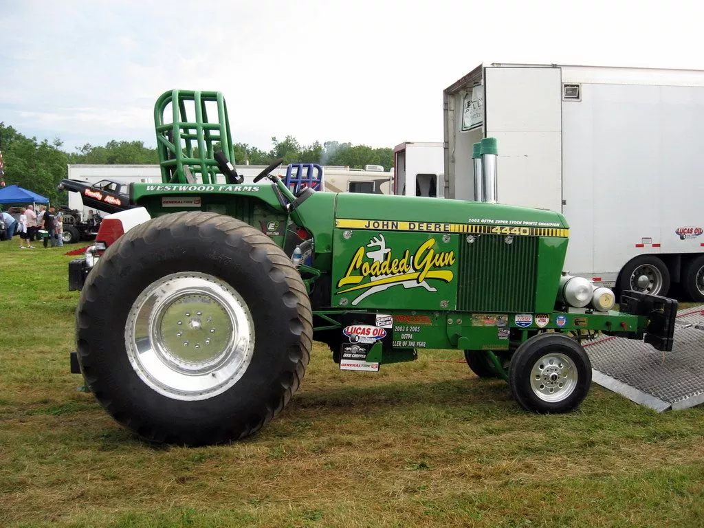 Pulling Tractors Wallpapers - Wallpaper Cave