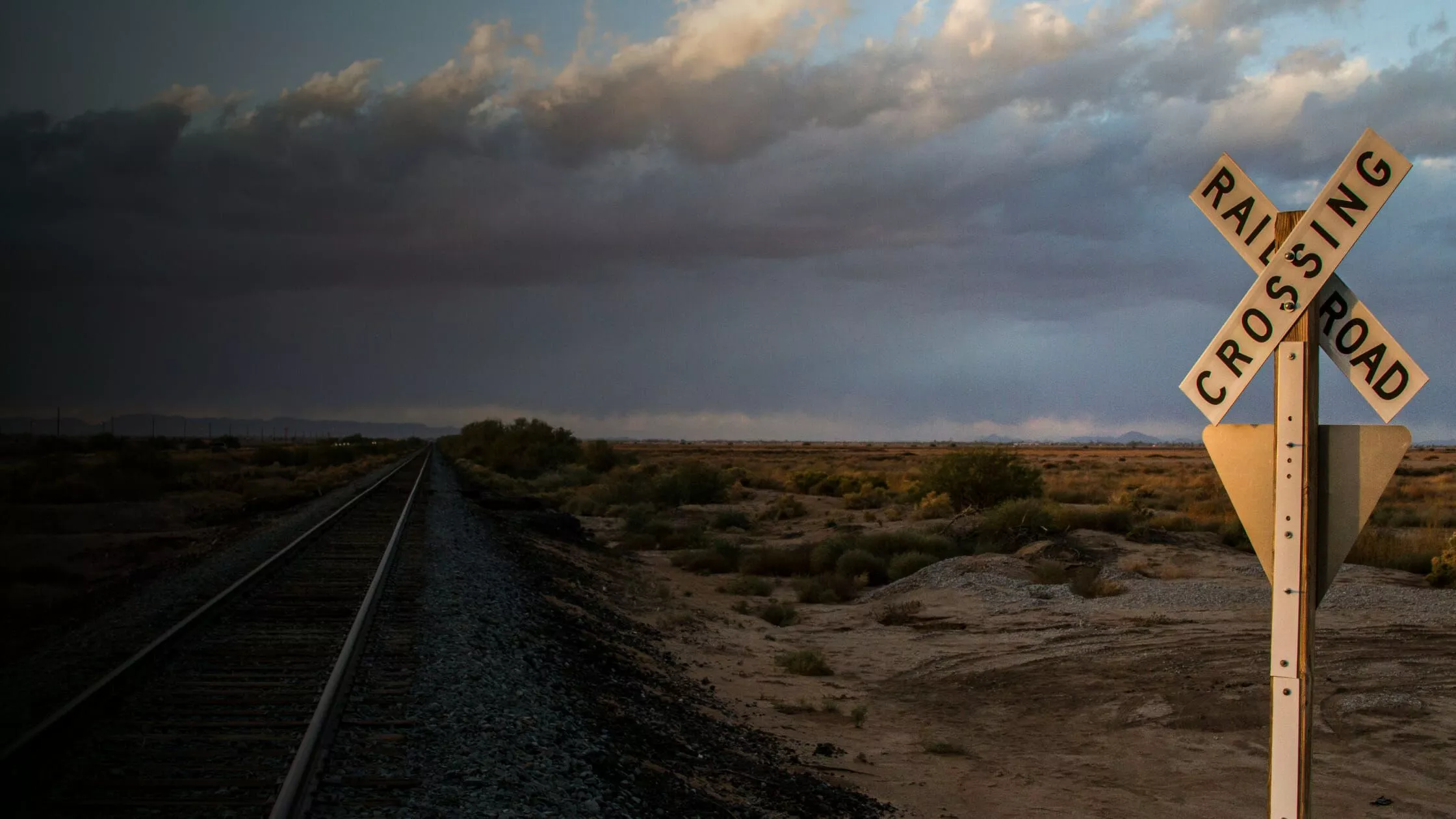 Railroad Crossing Signals Wallpapers - Wallpaper Cave