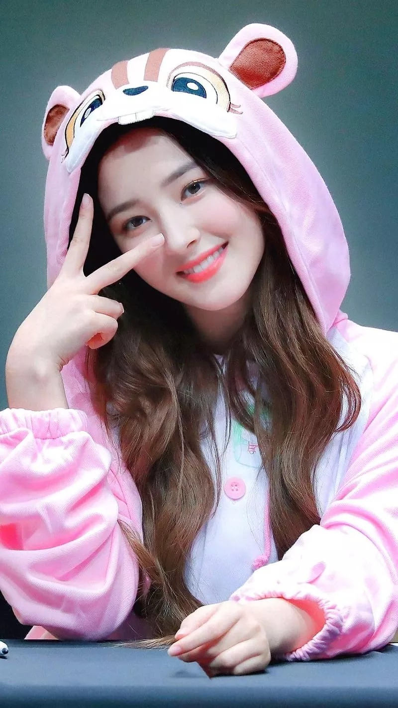 Nancy Momoland iPhone Wallpapers - Wallpaper Cave