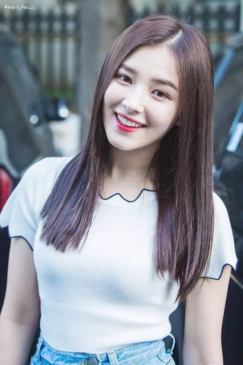 Nancy Momoland iPhone Wallpapers - Wallpaper Cave