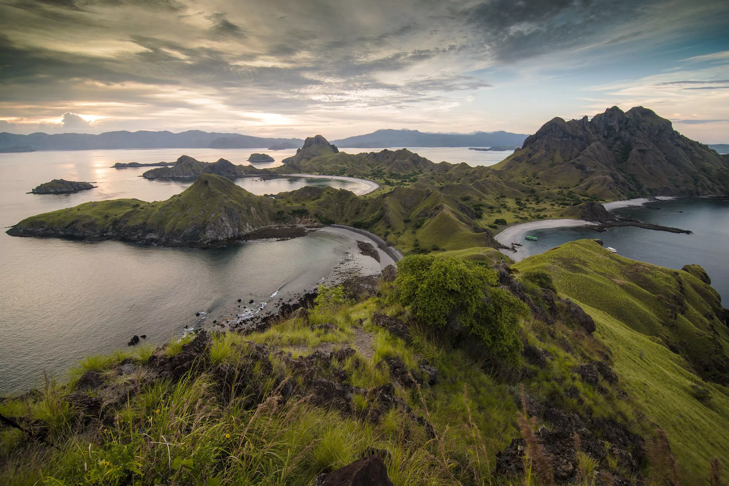 Padar Island Wallpapers - Wallpaper Cave