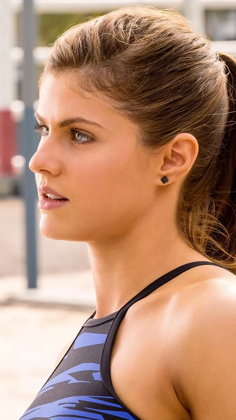 Alexandra Daddario iPhone Wallpapers - Wallpaper Cave