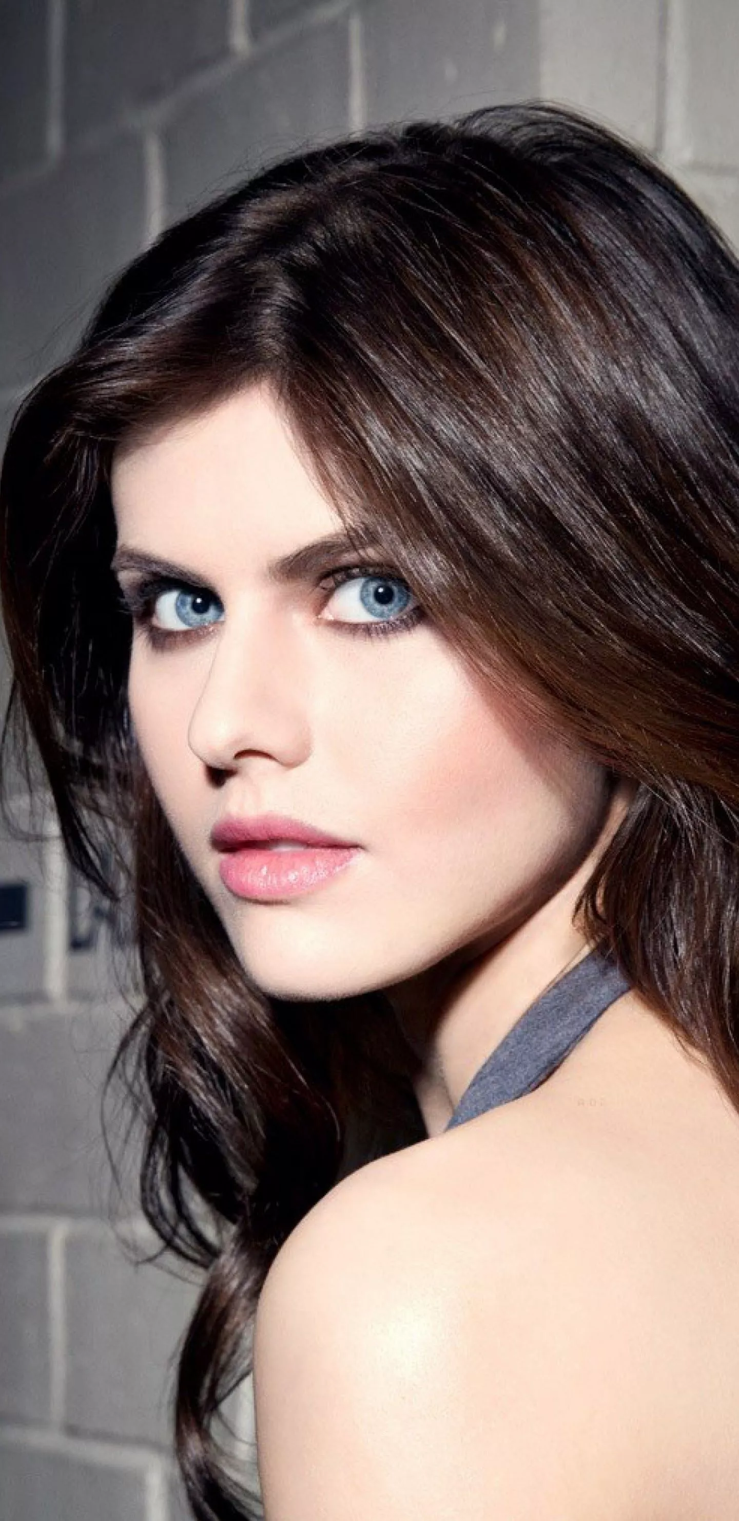 Alexandra Daddario iPhone Wallpapers - Wallpaper Cave