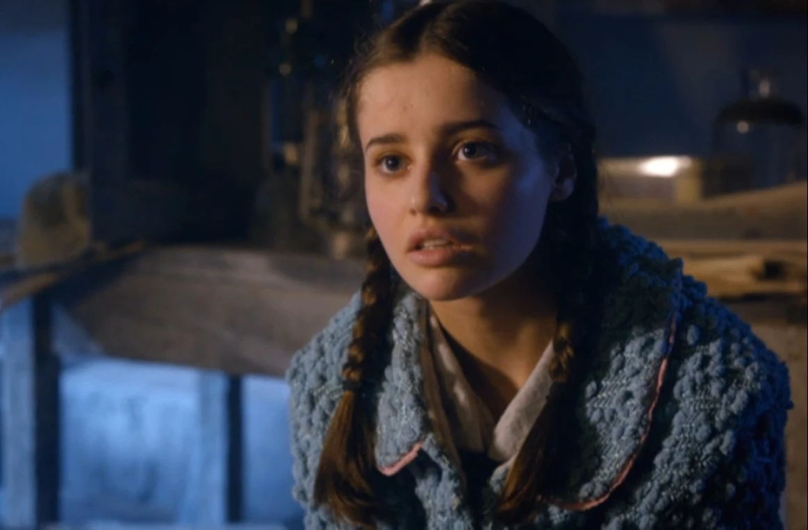 Holly Earl Wallpapers - Wallpaper Cave