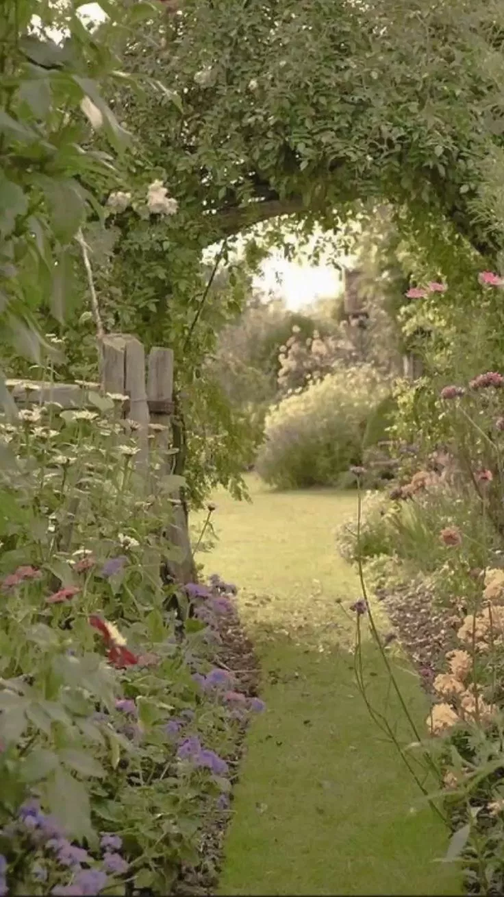 Spring Cottage Aesthetic Wallpapers - Wallpaper Cave