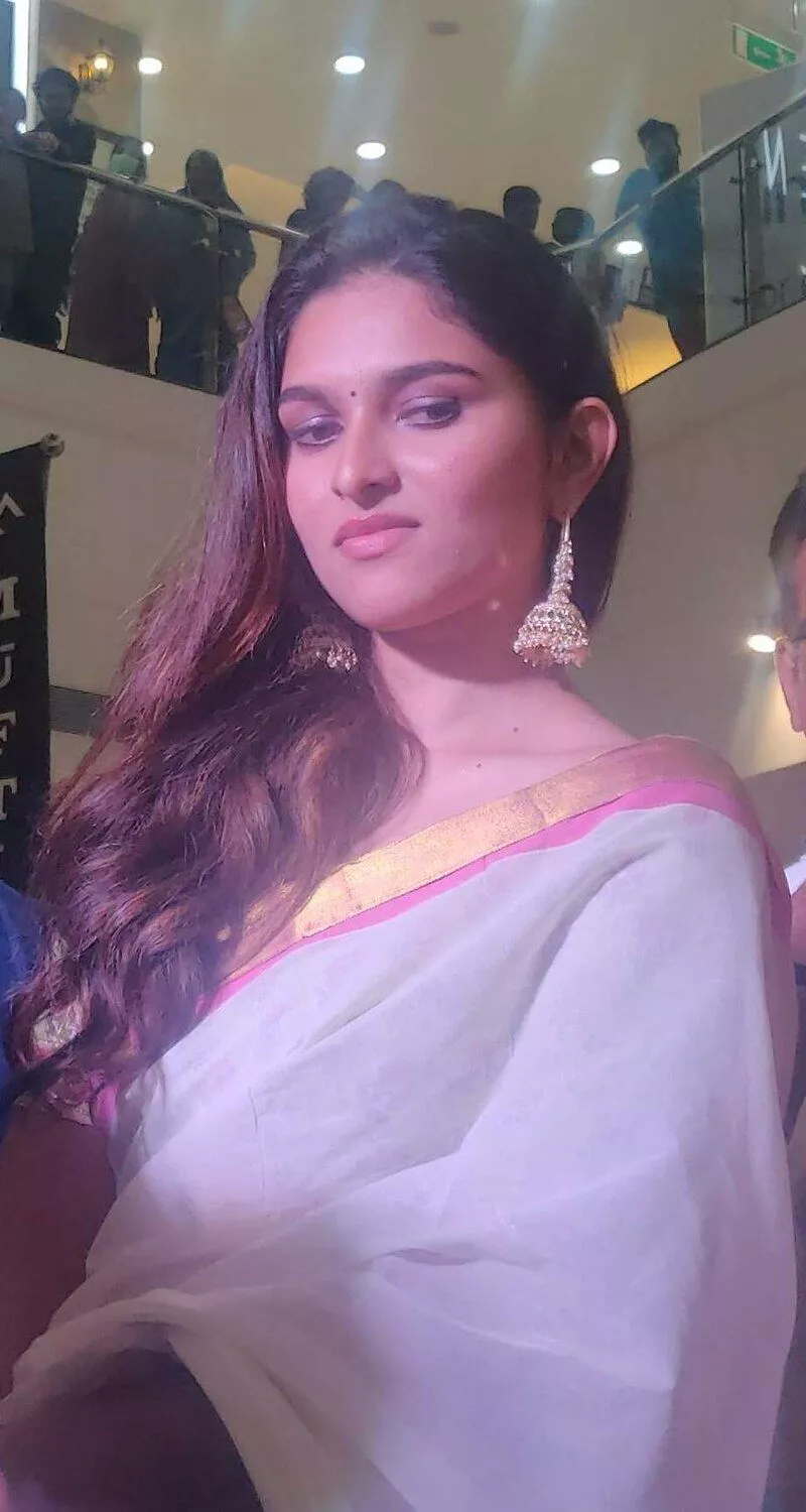 Kayadu Lohar Wallpapers - Wallpaper Cave