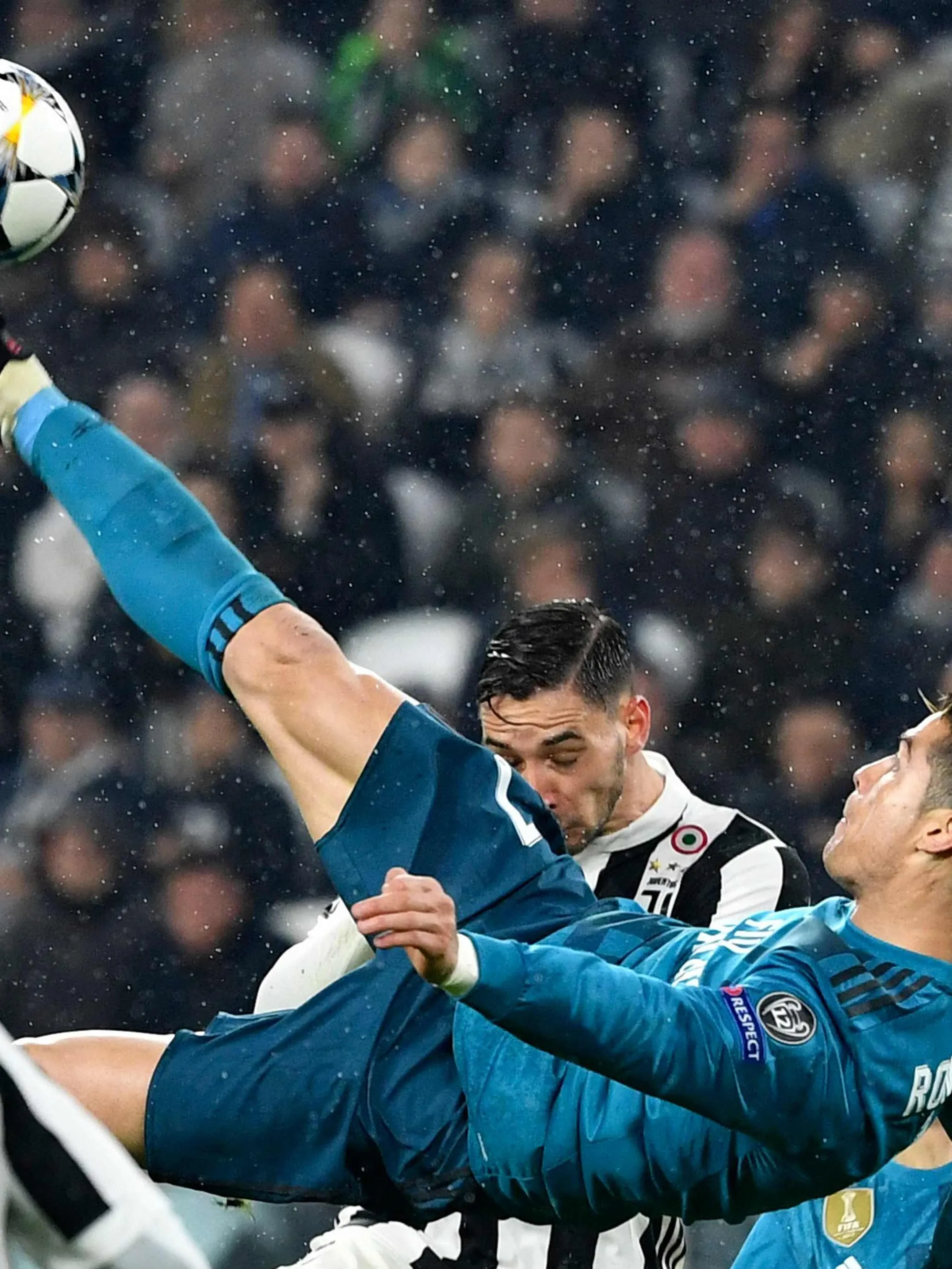 Cristiano Ronaldo Bicycle Kick Wallpapers - Wallpaper Cave