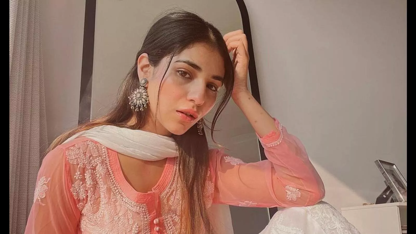 Radhika Seth Wallpapers - Wallpaper Cave