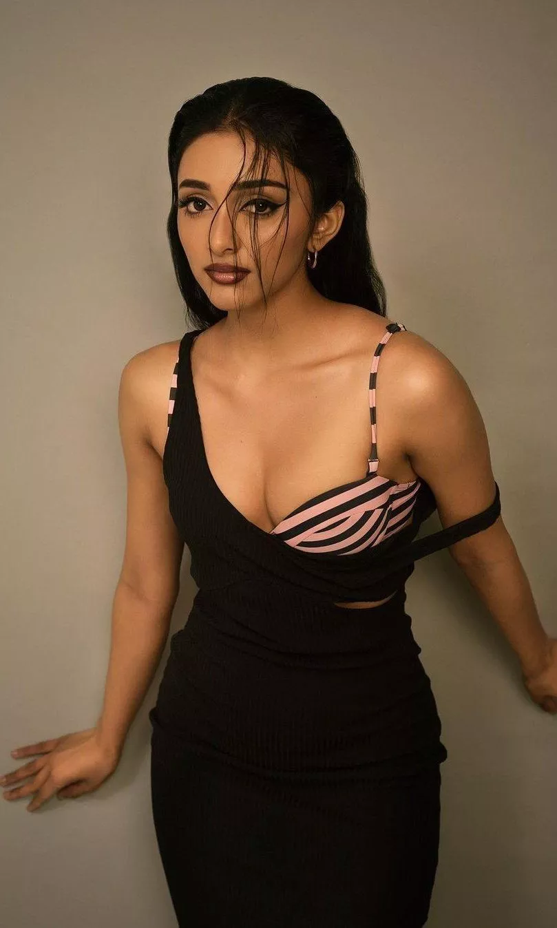 Preity Mukhundhan Wallpapers - Wallpaper Cave