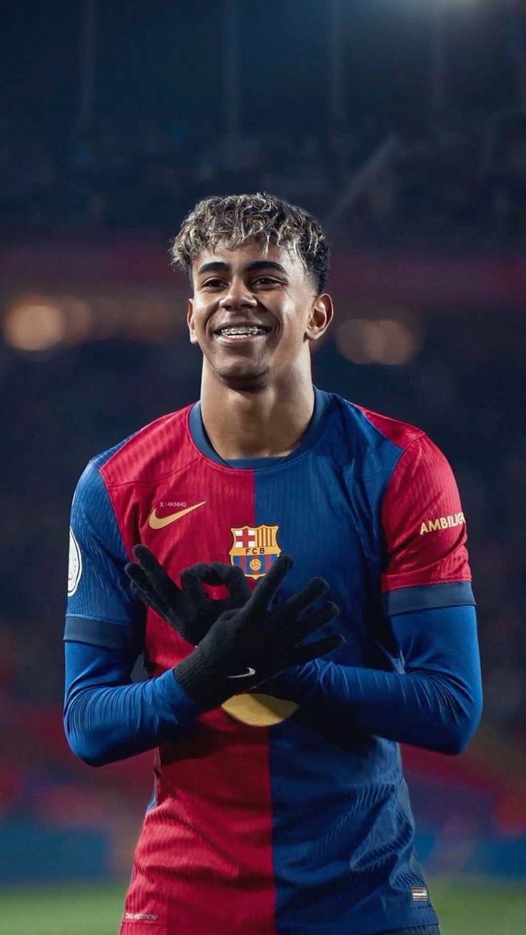 Lamine Yamal 2025 Wallpapers - Wallpaper Cave