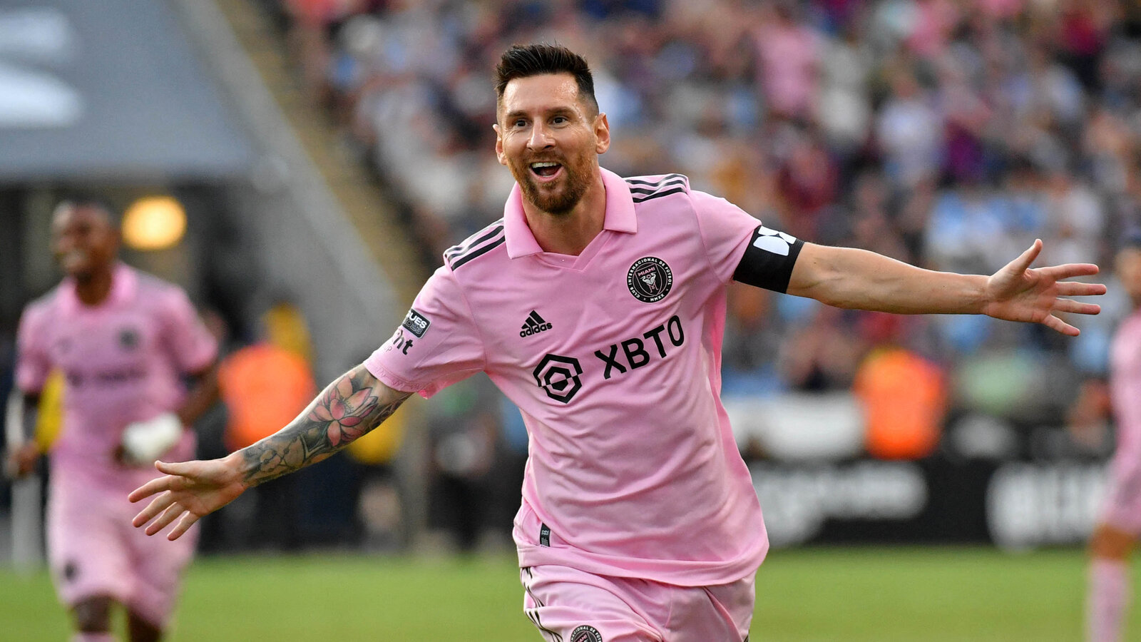 Messi Pink Wallpapers - Wallpaper Cave