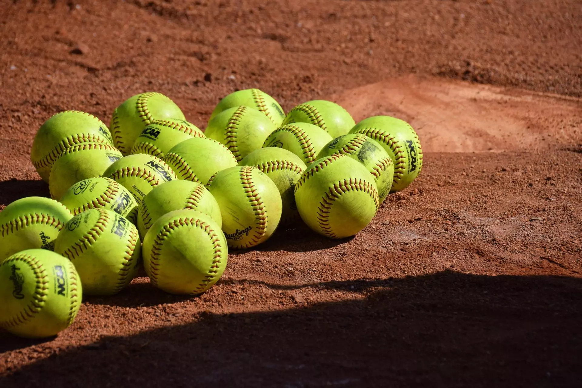 Softball Desktop Wallpapers - Wallpaper Cave