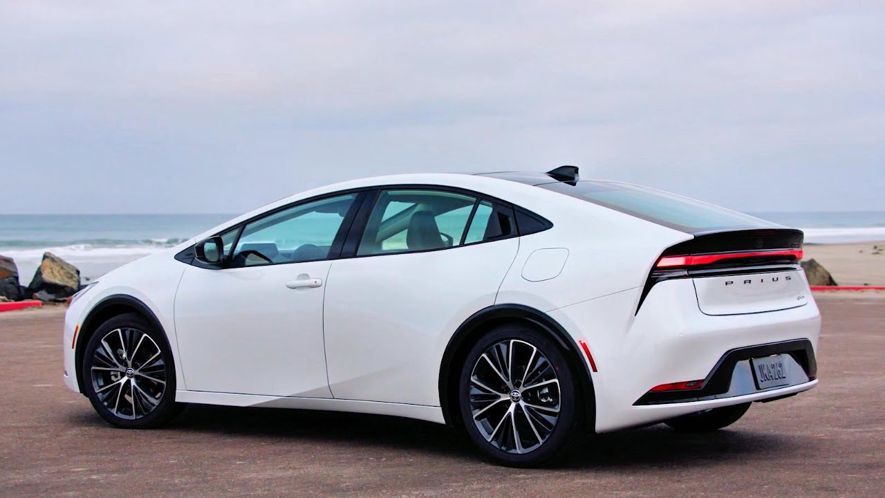 2025 Toyota Prius Wallpapers - Wallpaper Cave