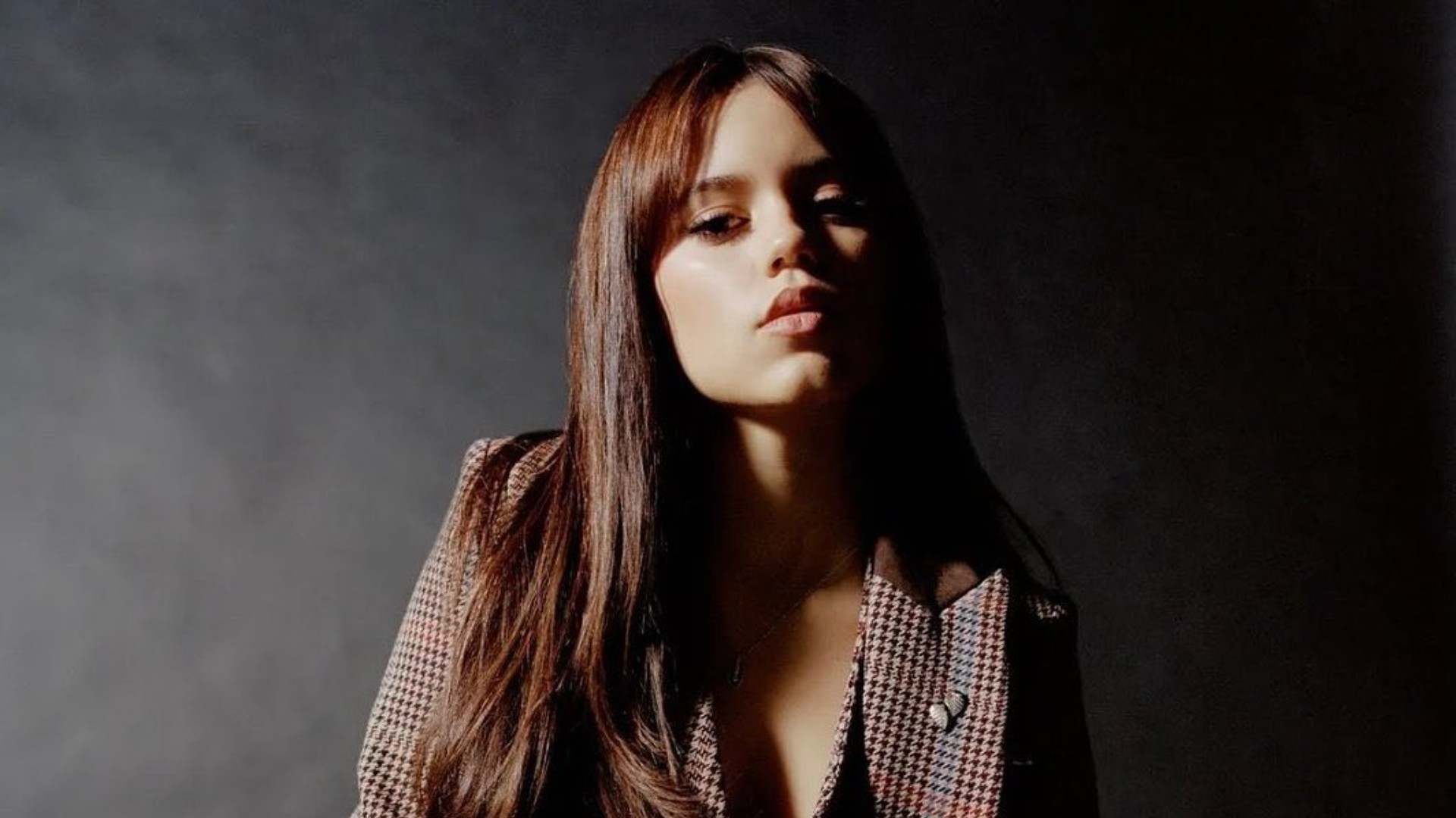 Jenna Ortega Desktop Wallpapers - Wallpaper Cave