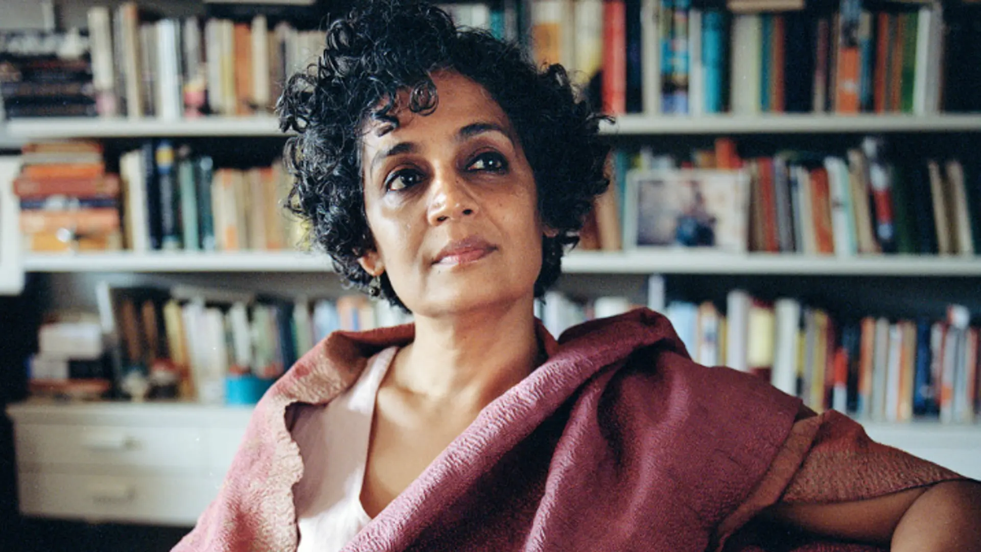 Arundhati Roy Wallpapers - Wallpaper Cave