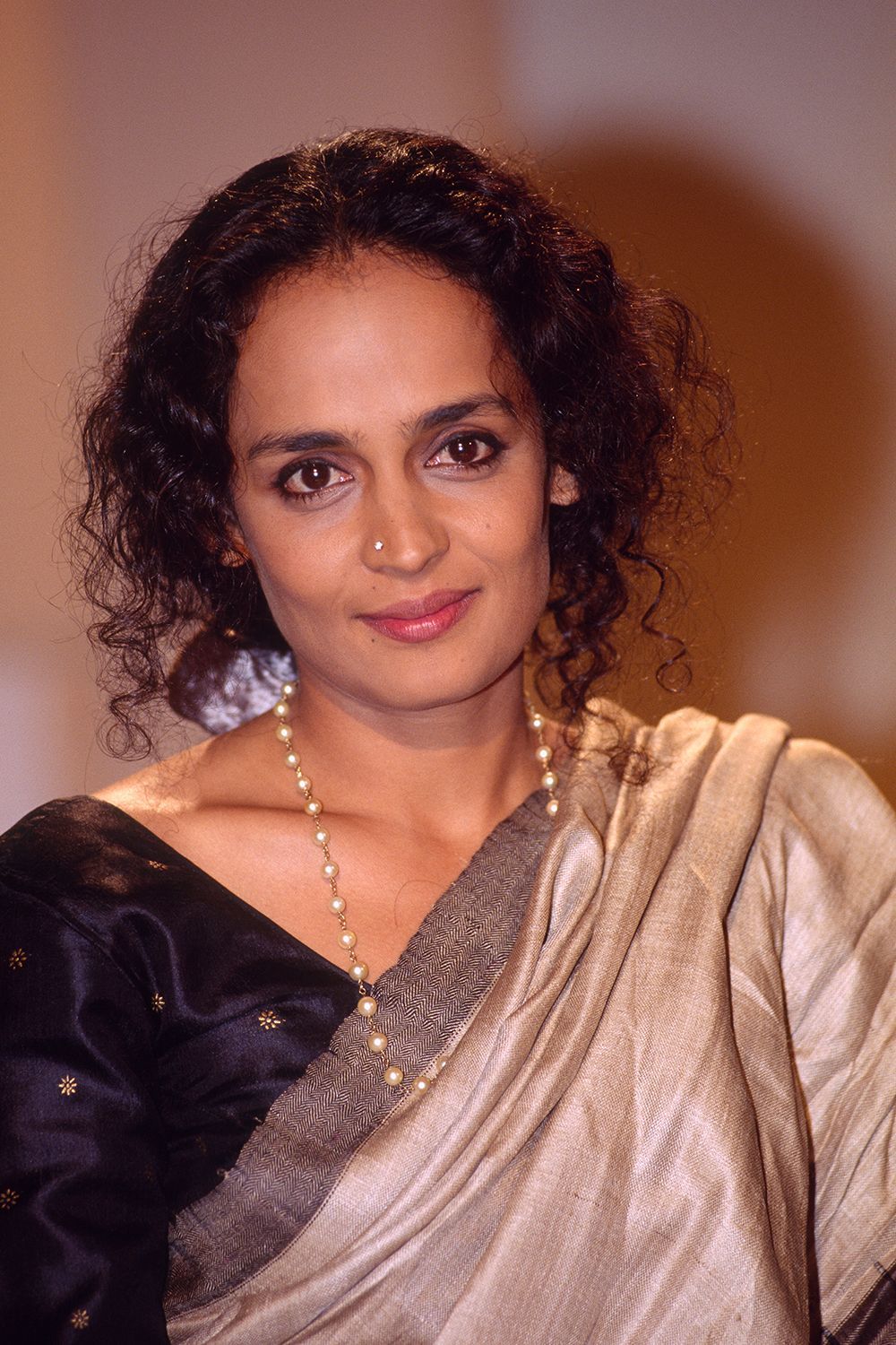 Arundhati Roy Wallpapers - Wallpaper Cave
