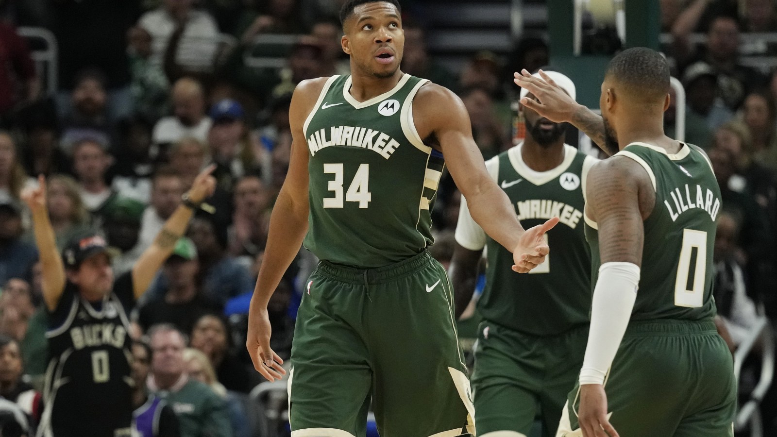 Damian Lillard And Giannis Antetokounmpo Wallpapers - Wallpaper Cave