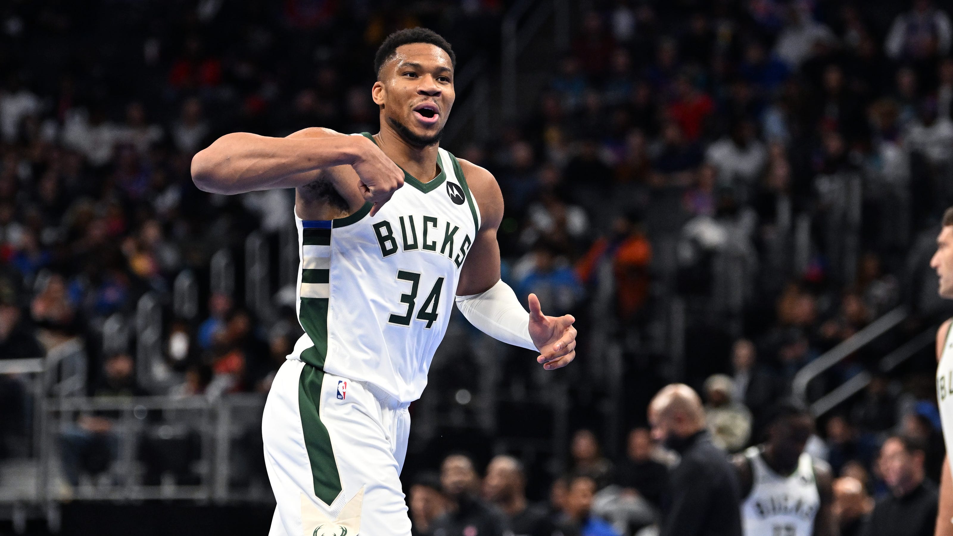 Damian Lillard And Giannis Antetokounmpo Wallpapers - Wallpaper Cave