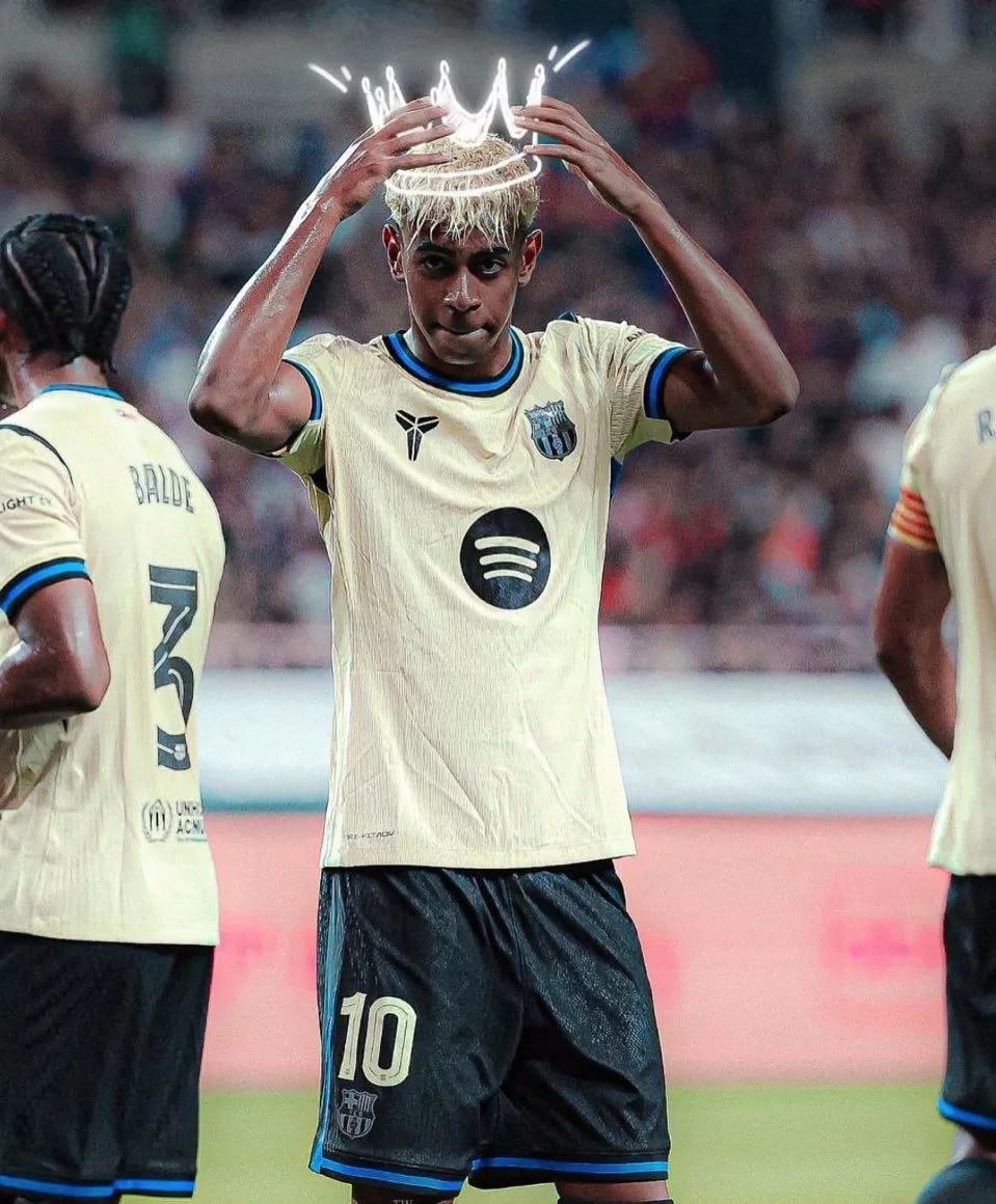 Lamine Yamal Crown Celebration Wallpapers - Wallpaper Cave