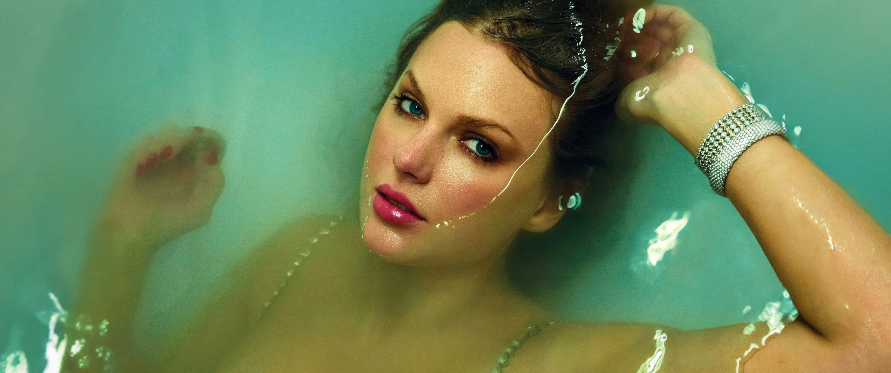 Taylor Swift The Life Of A Showgirl Wallpapers - Wallpaper Cave