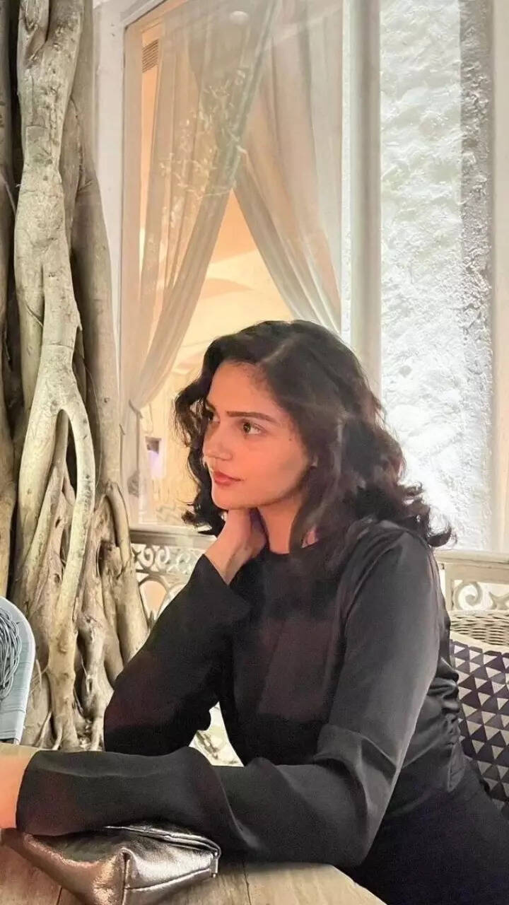 Aneet Padda Wallpapers - Wallpaper Cave