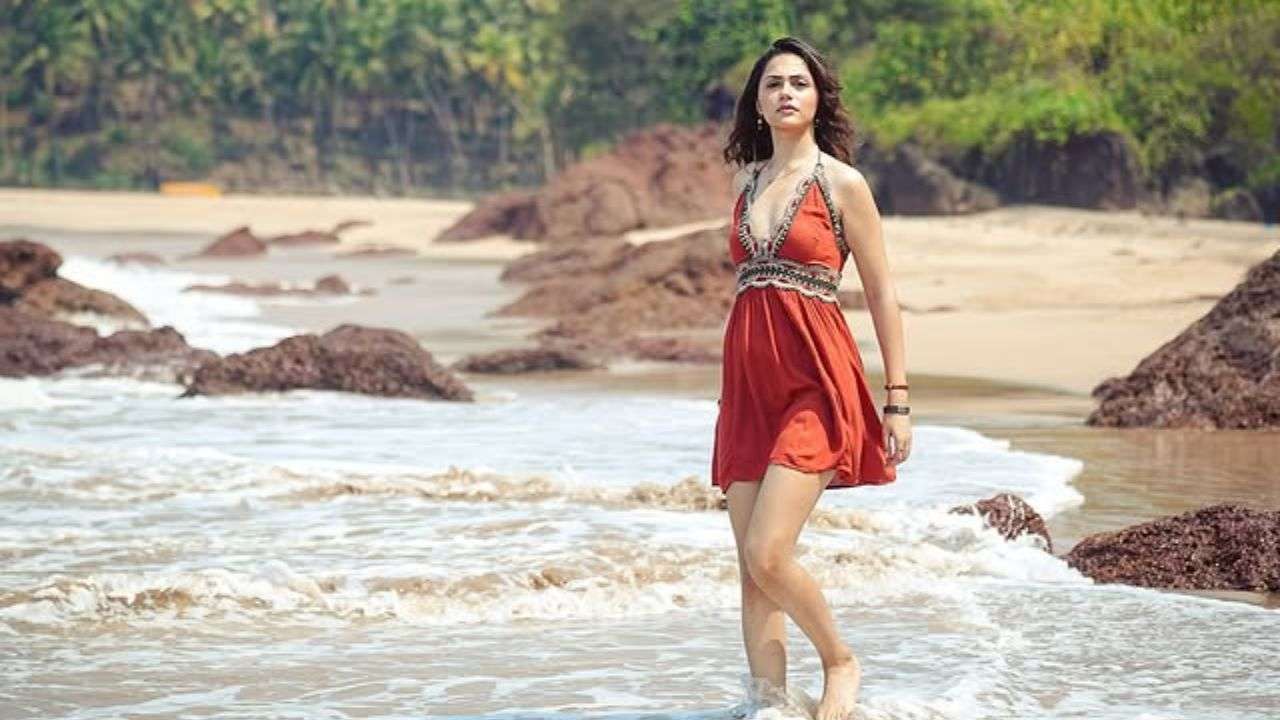 Aneet Padda Wallpapers - Wallpaper Cave