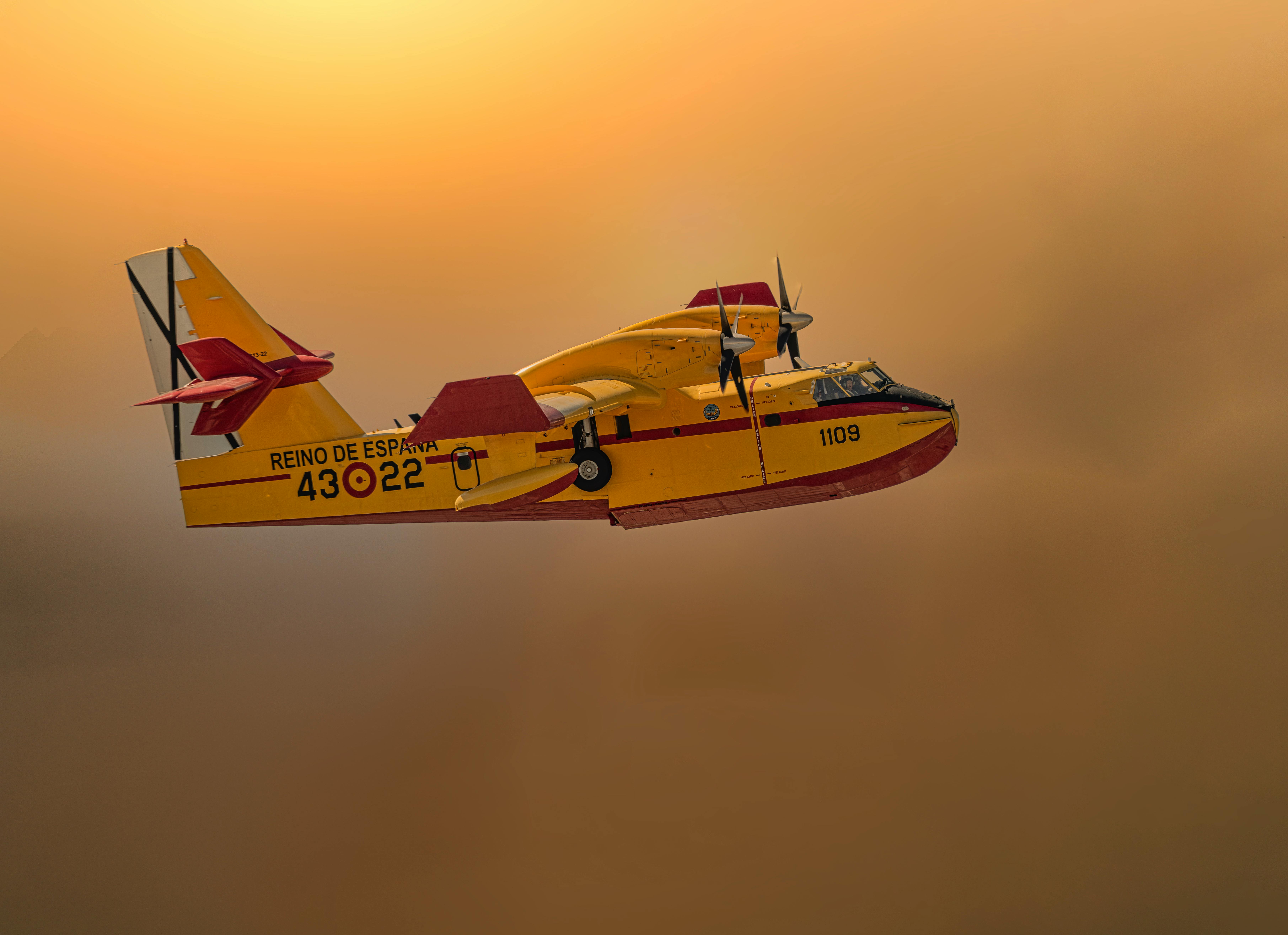 Propeller Plane Wallpapers - Wallpaper Cave