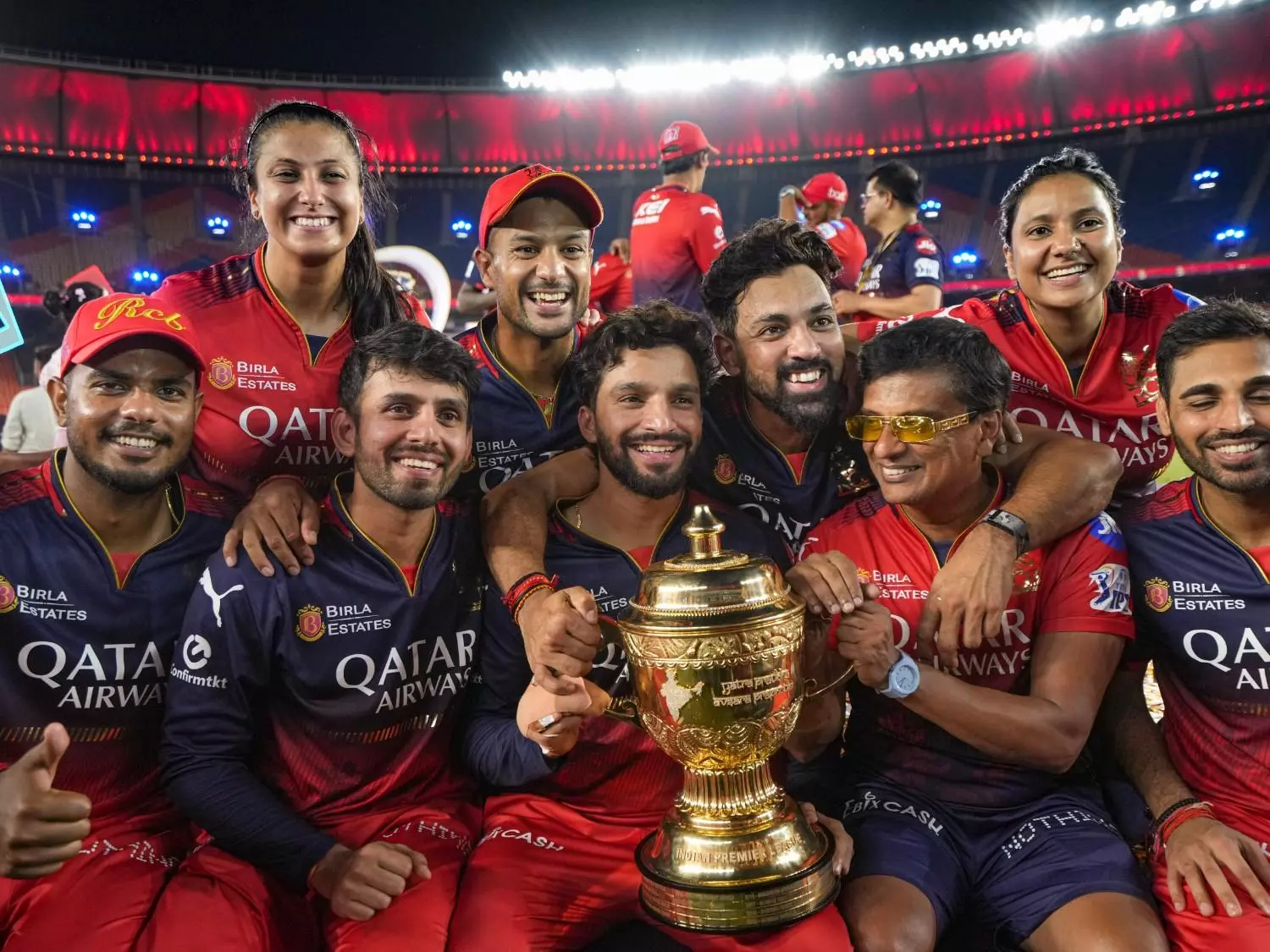 RCB Trophy Wallpapers - Wallpaper Cave