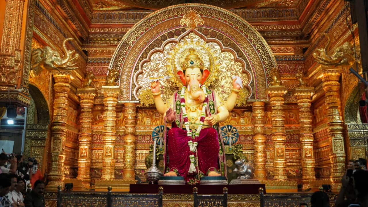 Lalbaugcha Raja 2025 Wallpapers - Wallpaper Cave