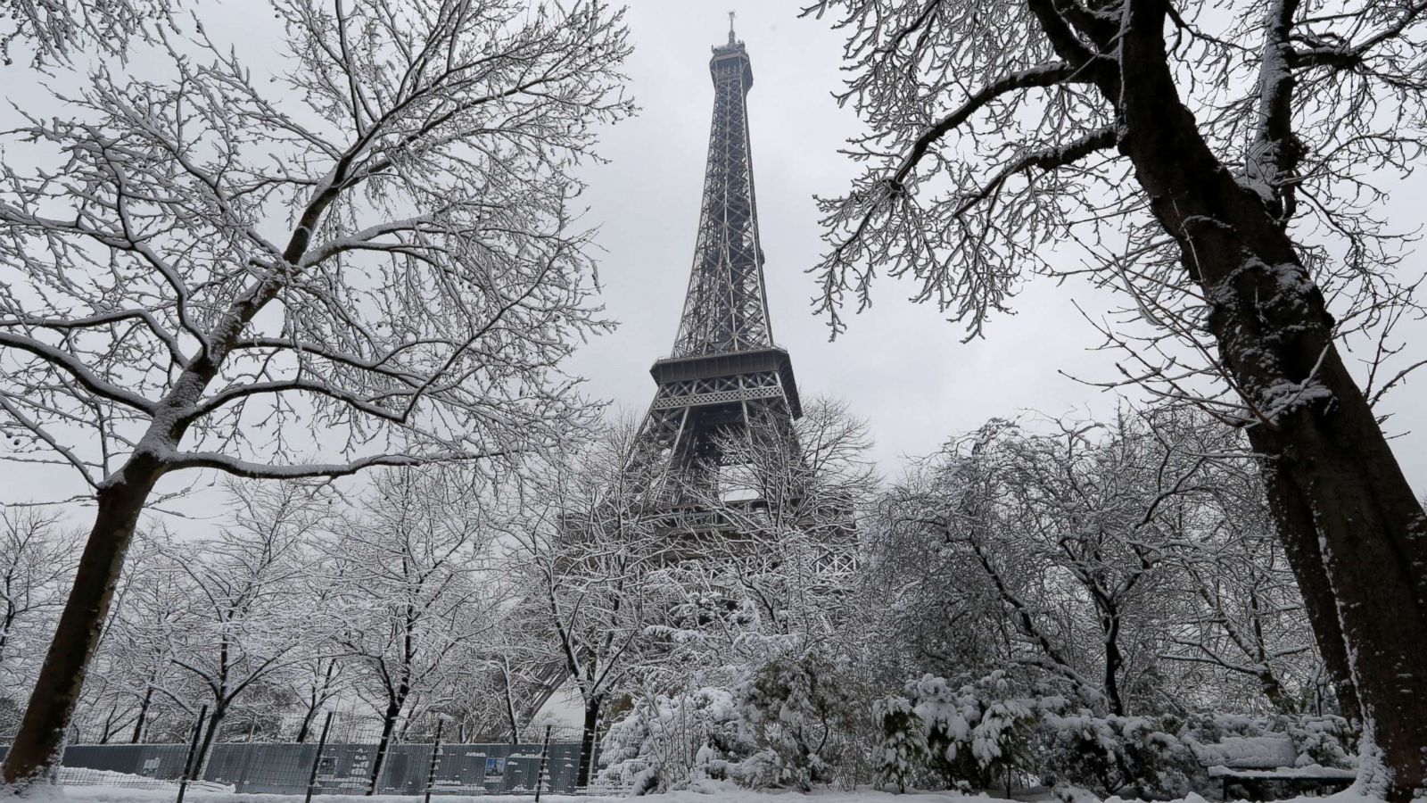 Paris Snow Wallpapers - Wallpaper Cave