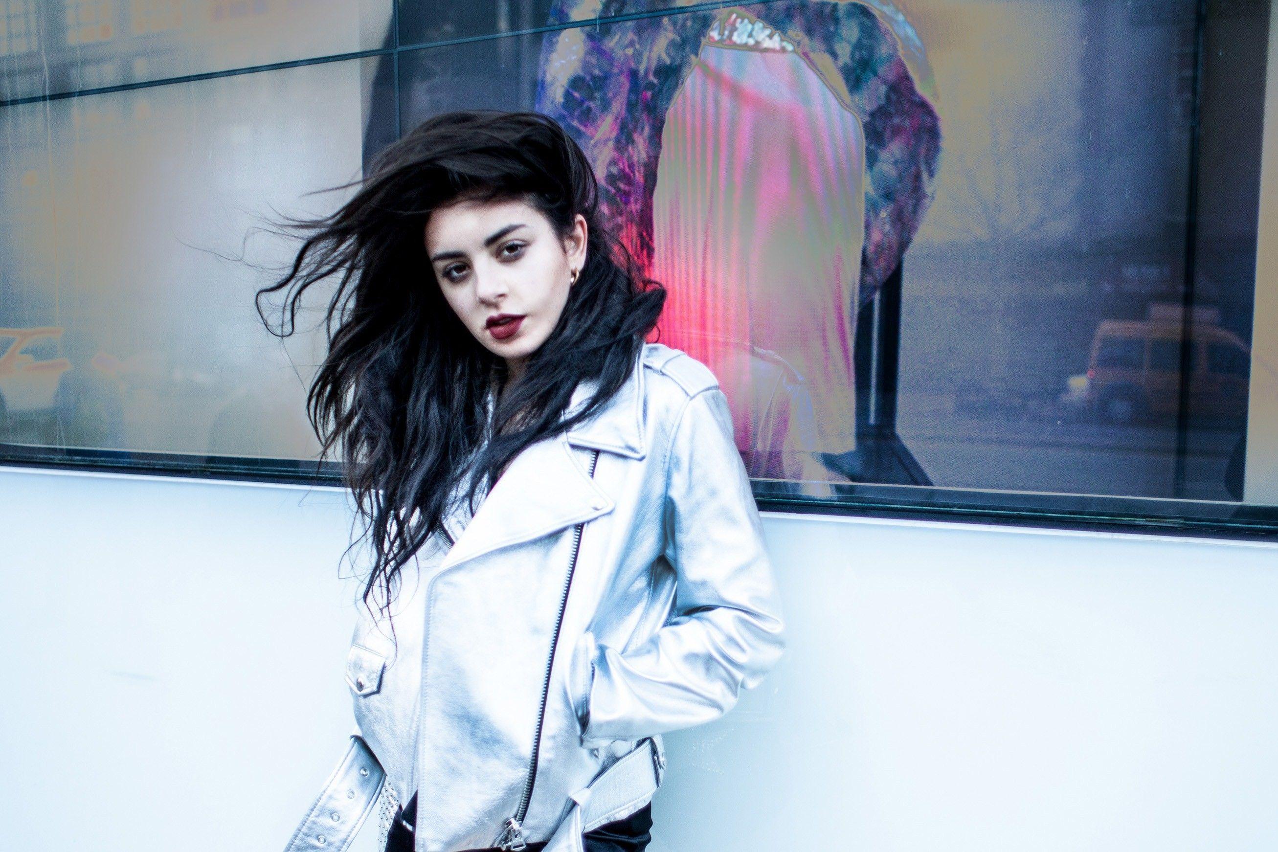 Charli XCX Wallpapers - Wallpaper Cave