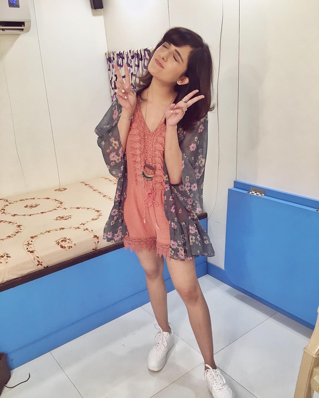 Shirley Setia 2017 Wallpapers - Wallpaper Cave