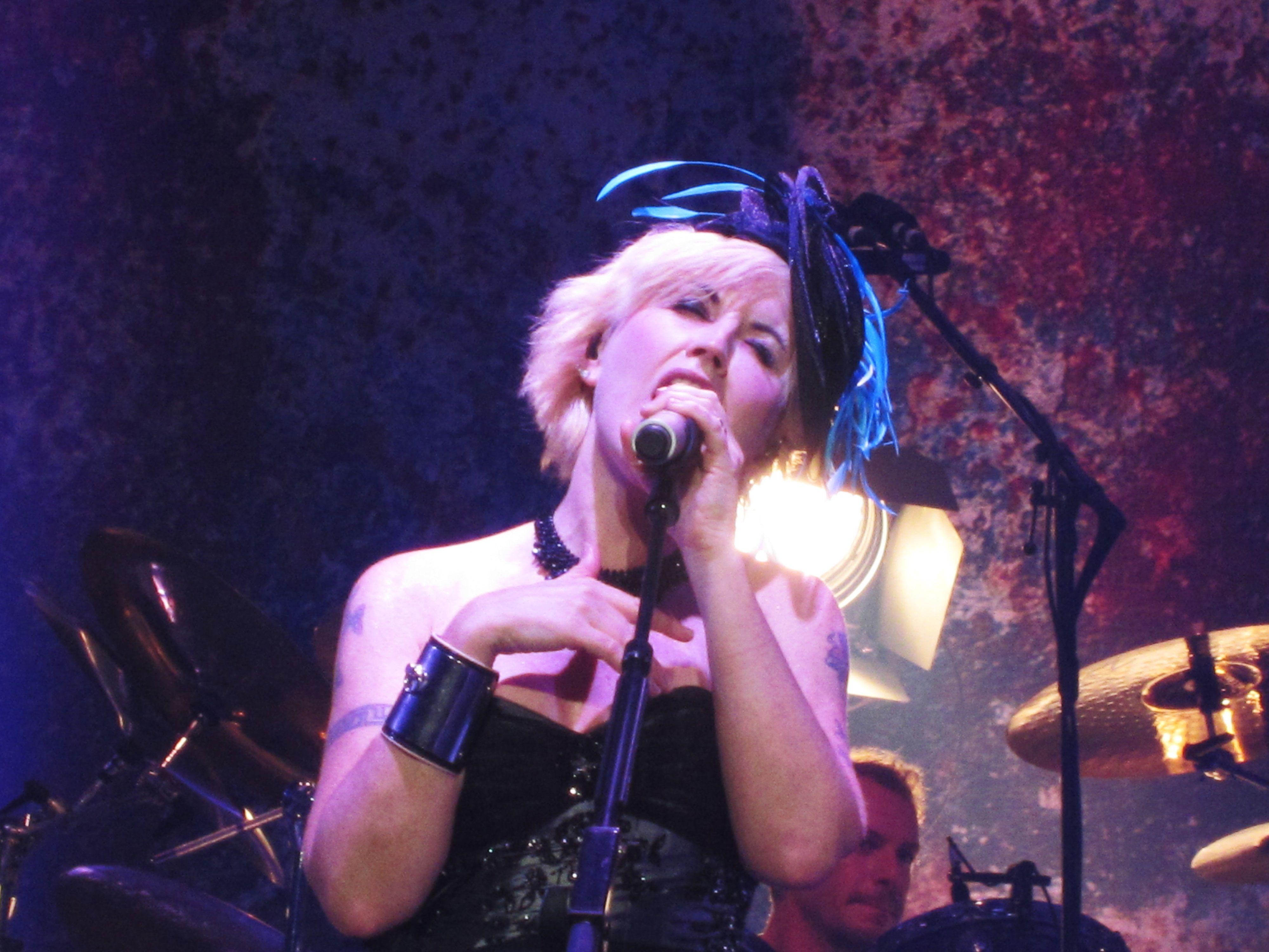 Dolores O'Riordan Wallpapers - Wallpaper Cave