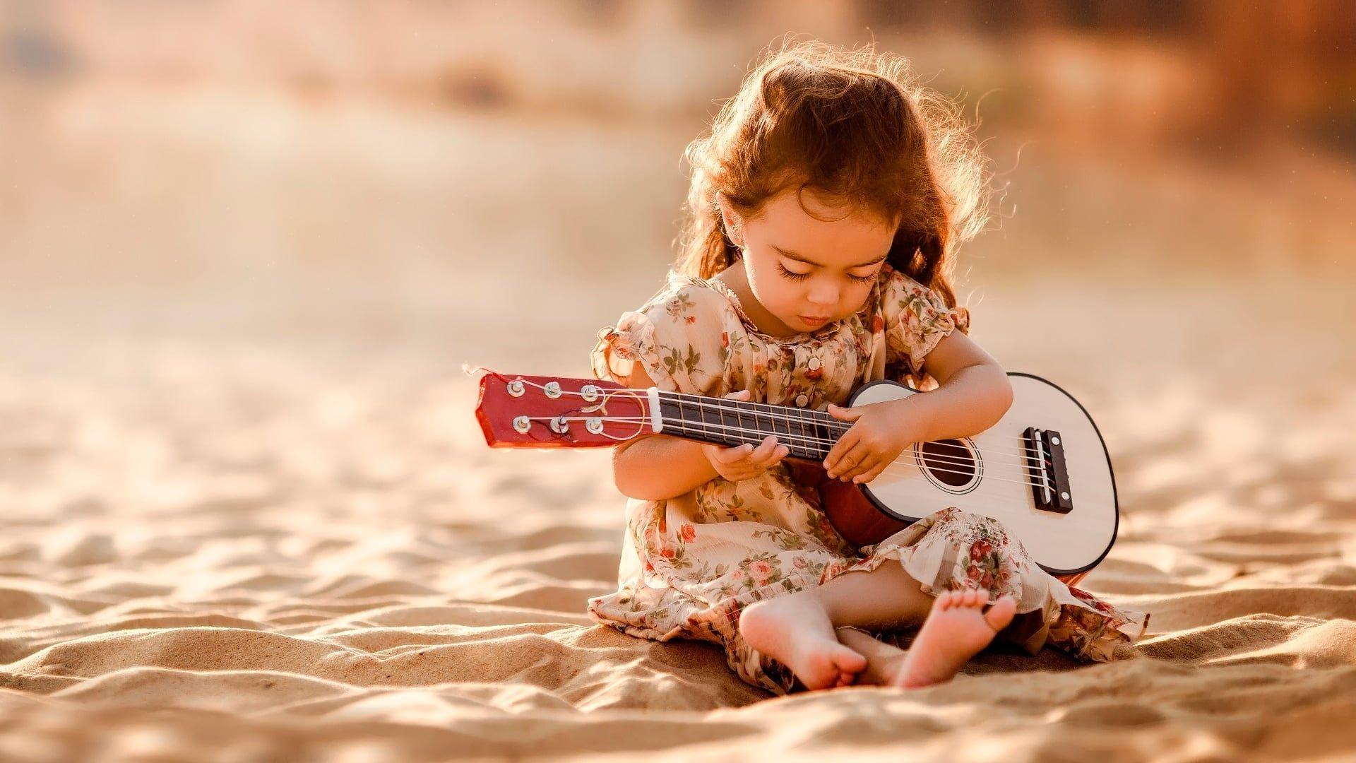 Girls With Guitar Wallpapers