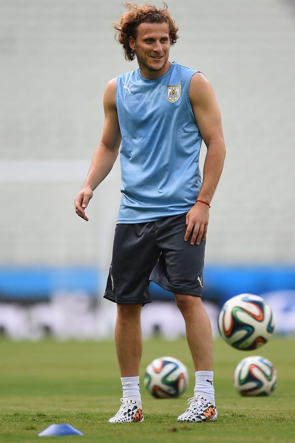 Diego Forlán Wallpapers - Wallpaper Cave