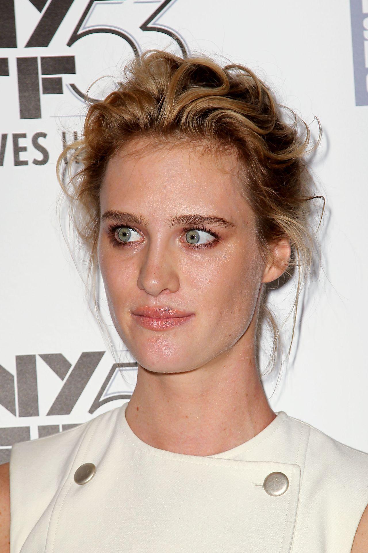 Mackenzie Davis Wallpapers - Wallpaper Cave