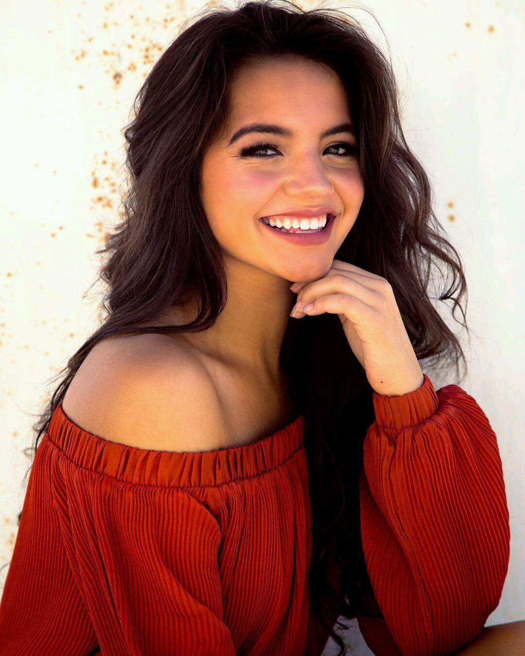 Isabela Moner Wallpapers - Wallpaper Cave
