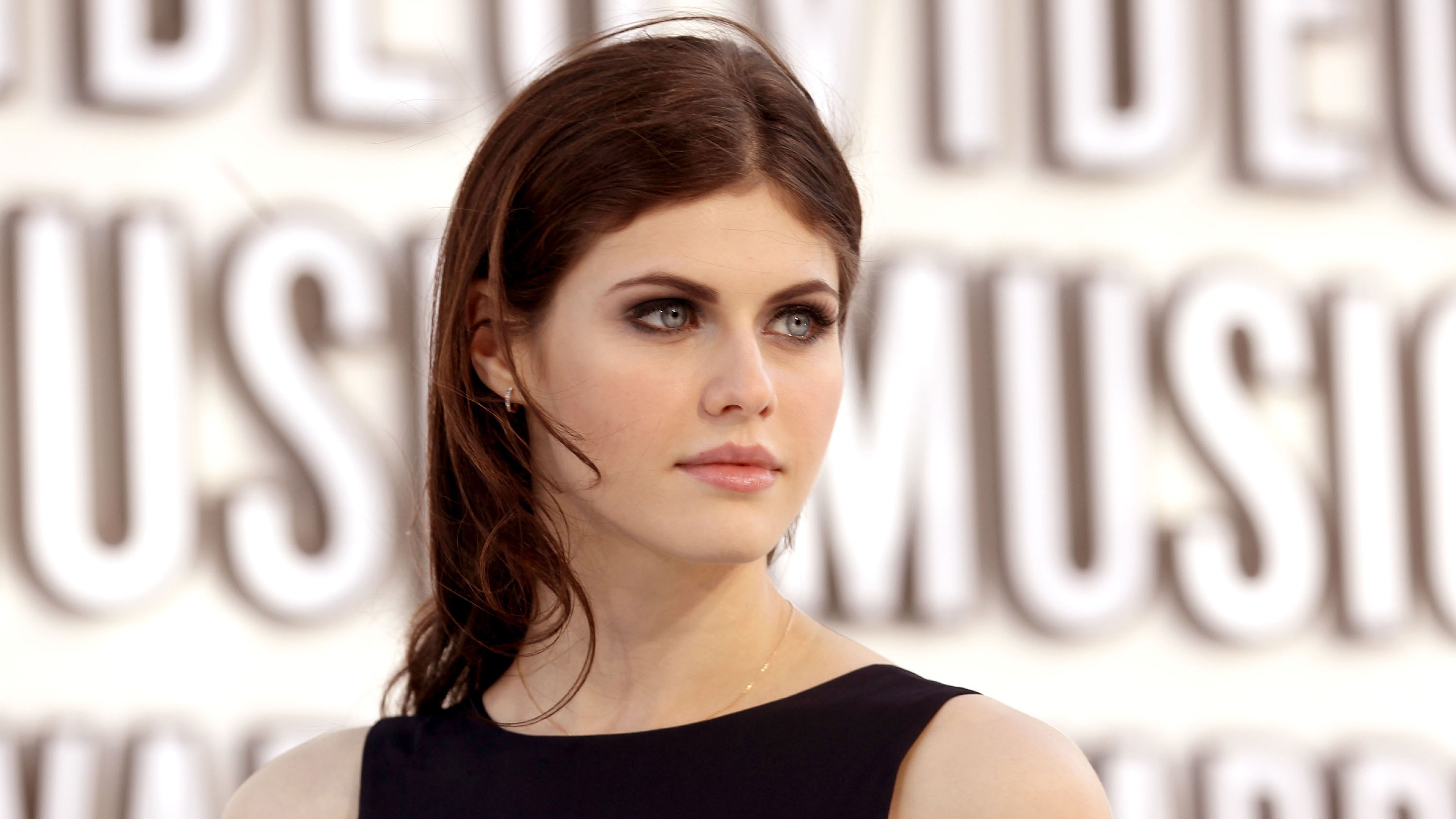 Alexandra Daddario 2018 Wallpapers - Wallpaper Cave