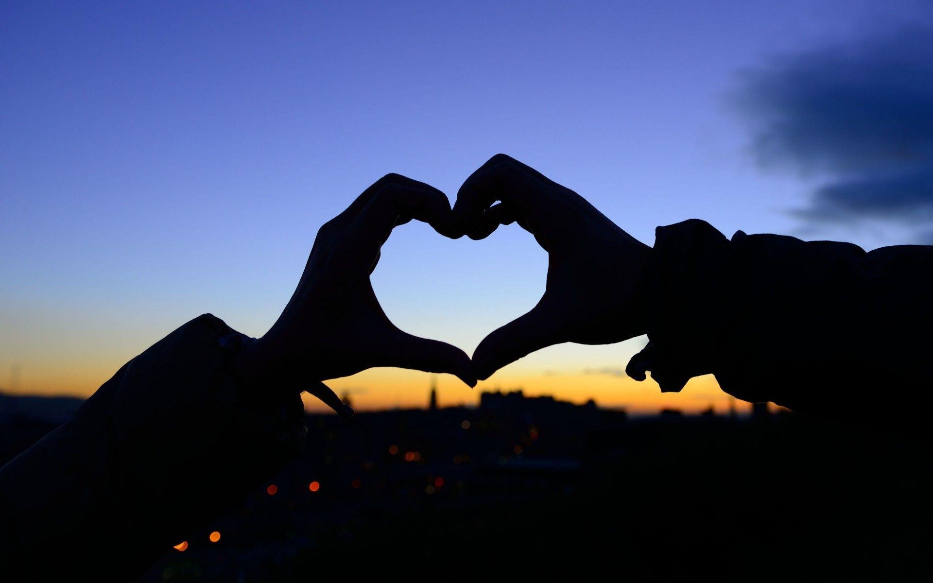 Hand Heart PC Wallpapers - Wallpaper Cave