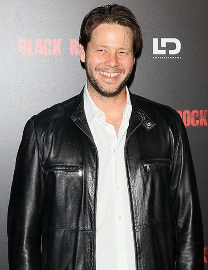 Ike Barinholtz Wallpapers - Wallpaper Cave